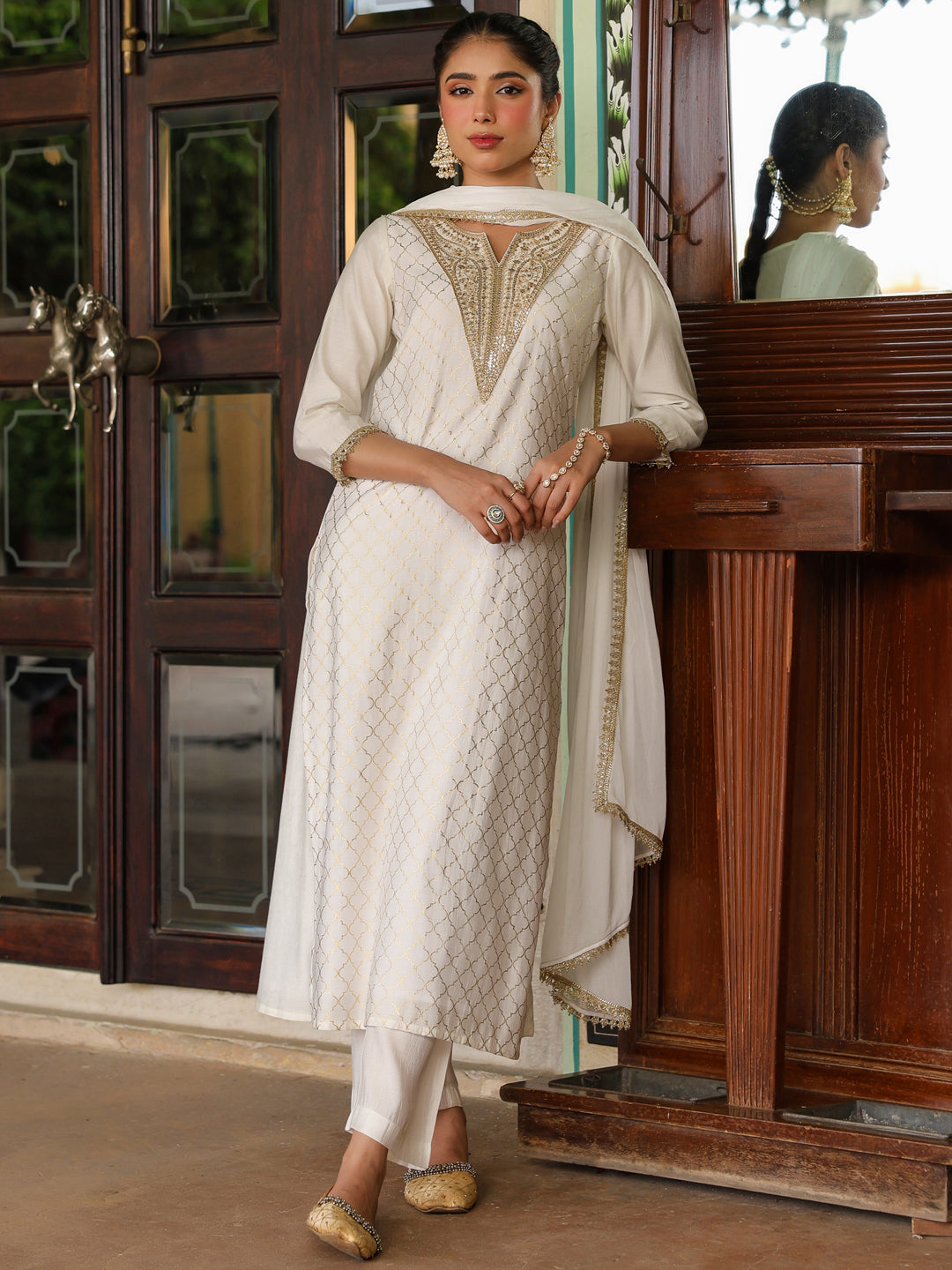 Janasya Women's Off White Chanderi Silk Gold Zari Yoke Embroidered Str